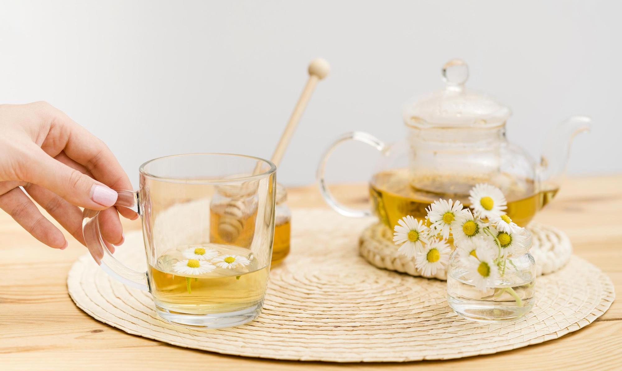 Chamomile Tea: Your Secret Weapon Against Anxiety and Stress – Dancing Leaf